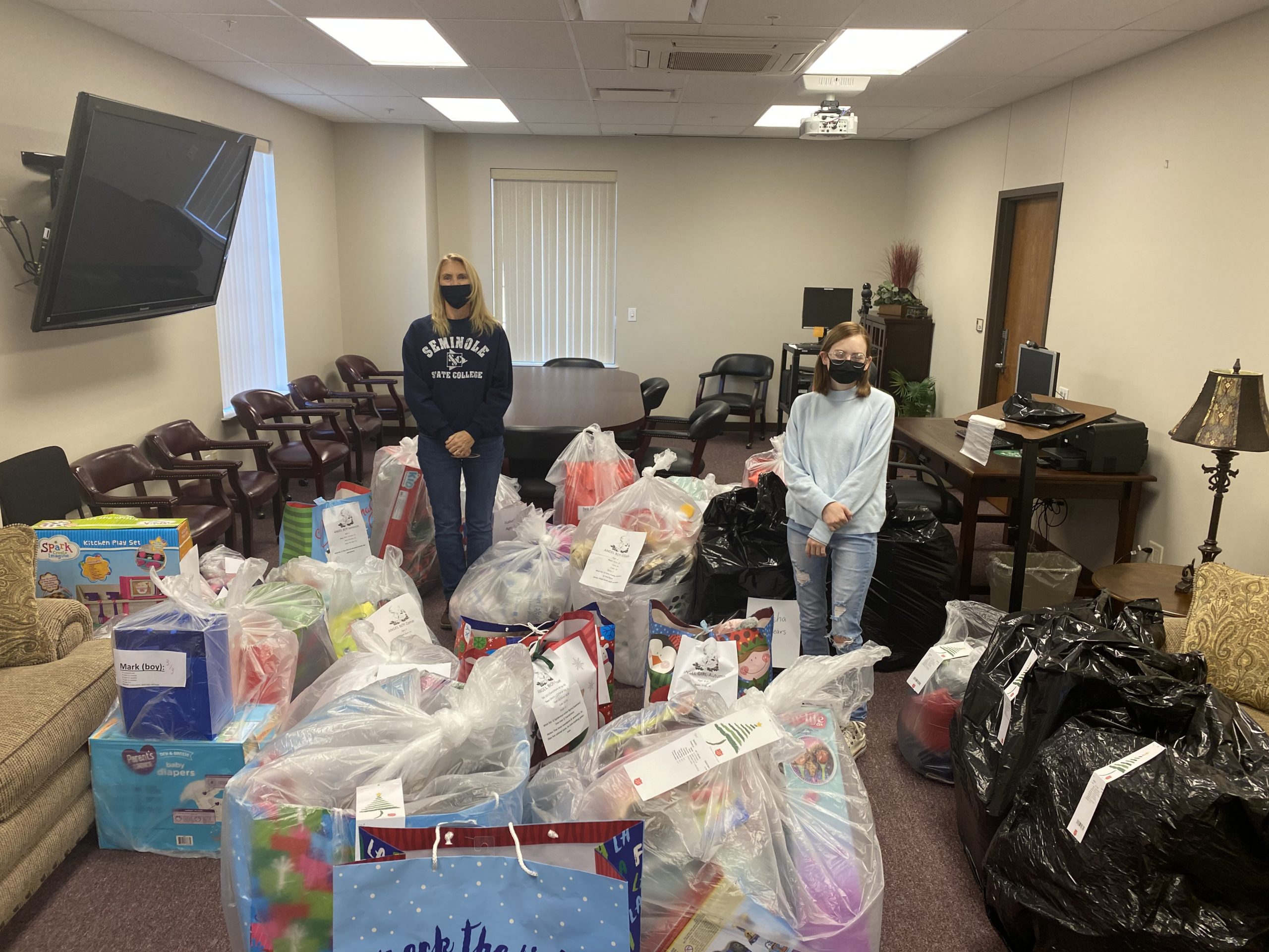SSC Employees Provide Christmas Gifts to Local Children